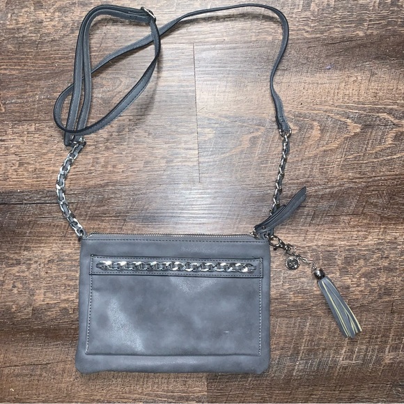 Jessica Simpson | Bags | Jessica Simpson Crossbody Grey Chain Purse ...
